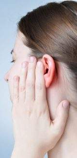 Catarro nelle orecchie: sintomi, cause, farmaci e rimedi - Sanioggi.it